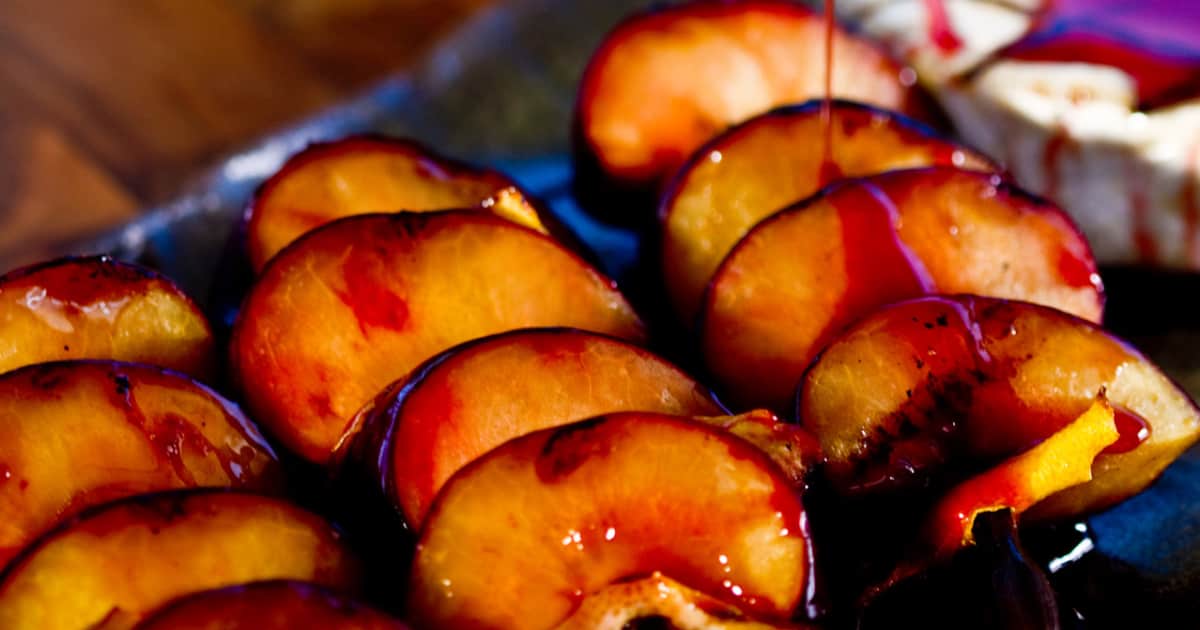 Prunes grillées et sauce au porto | Zeste