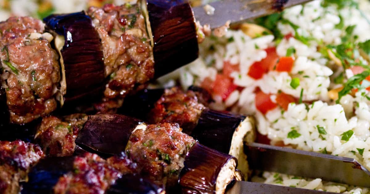 Kebabs d'agneau et d'aubergine à la turque | Zeste
