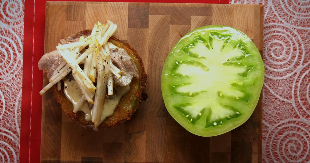 Tomates frites, jarret de porc et vinaigrette aux poires | Zeste