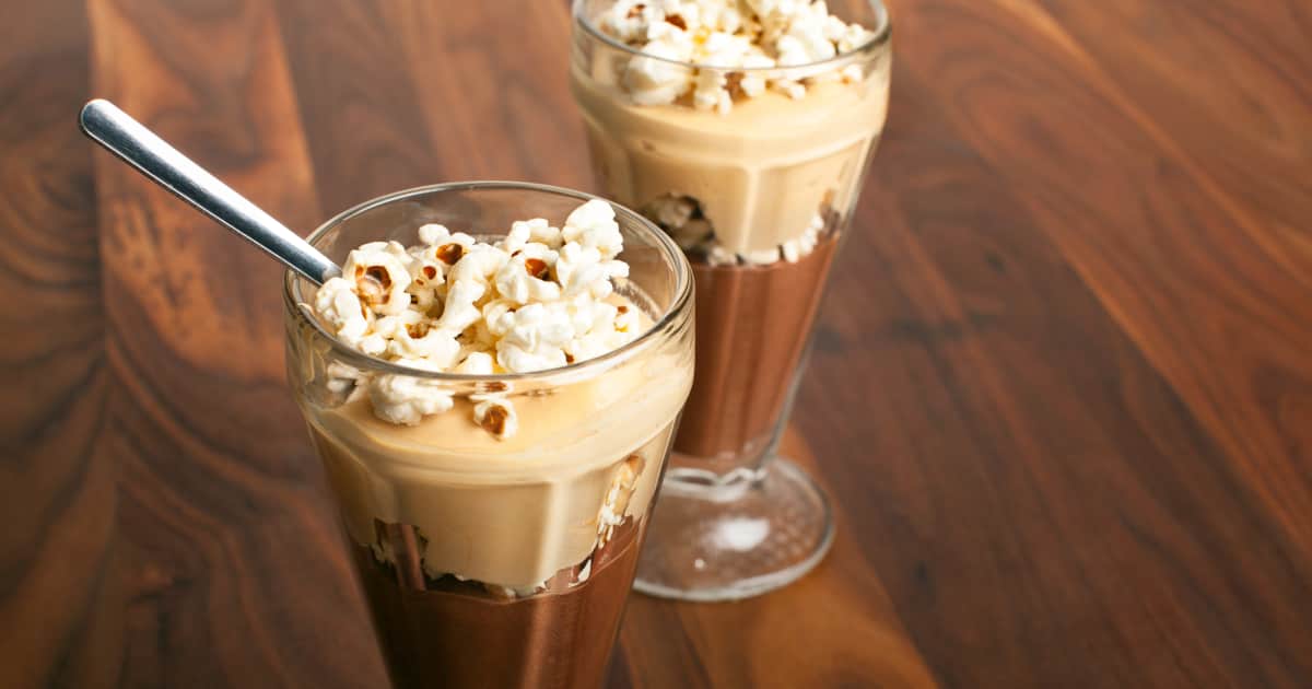 Réaliser une mousse trois étages au chocolat et popcorn | Zeste