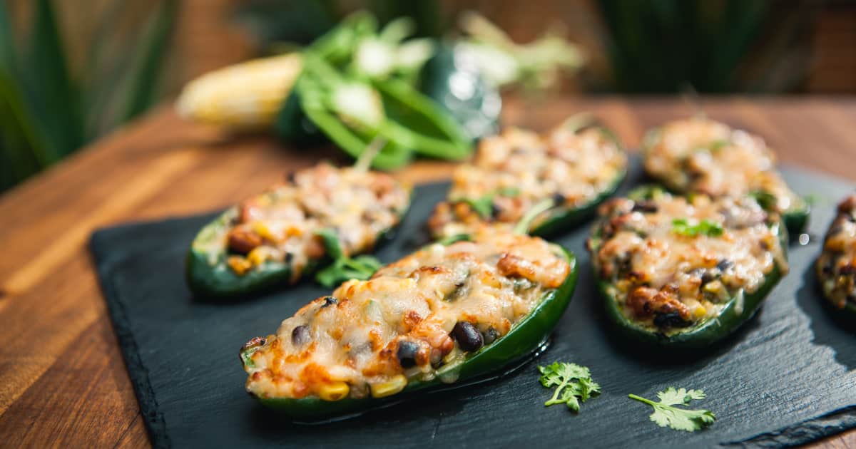 Piments farcis aux fèves et au fromage | Zeste