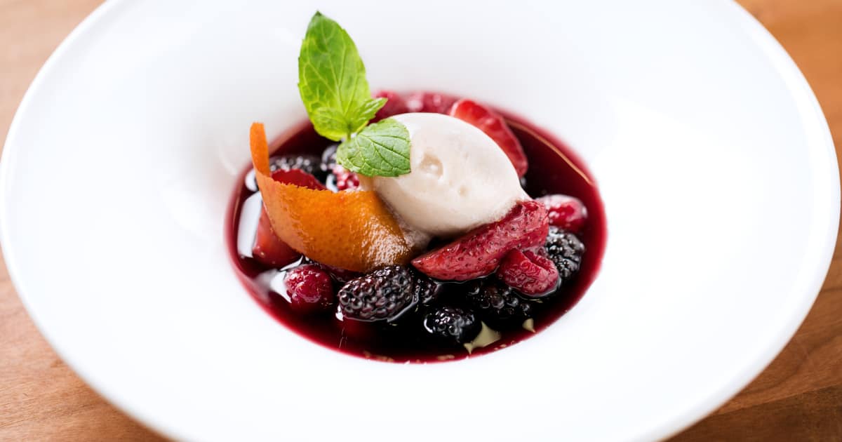 Recette de soupe de petits fruits et vin rouge | Zeste