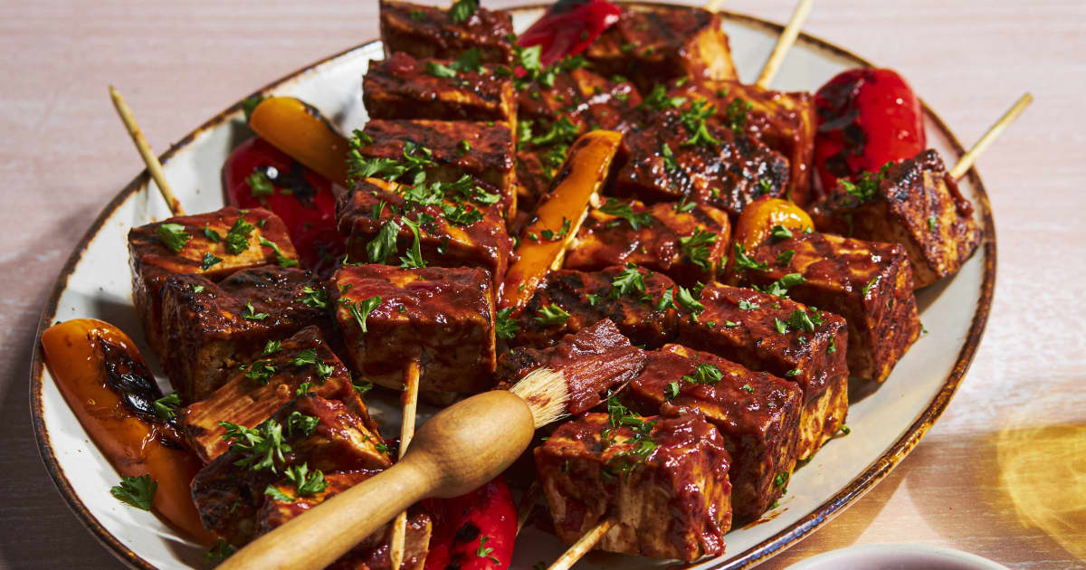 Brochettes de tofu à la sauce barbecue aux canneberges | Zeste