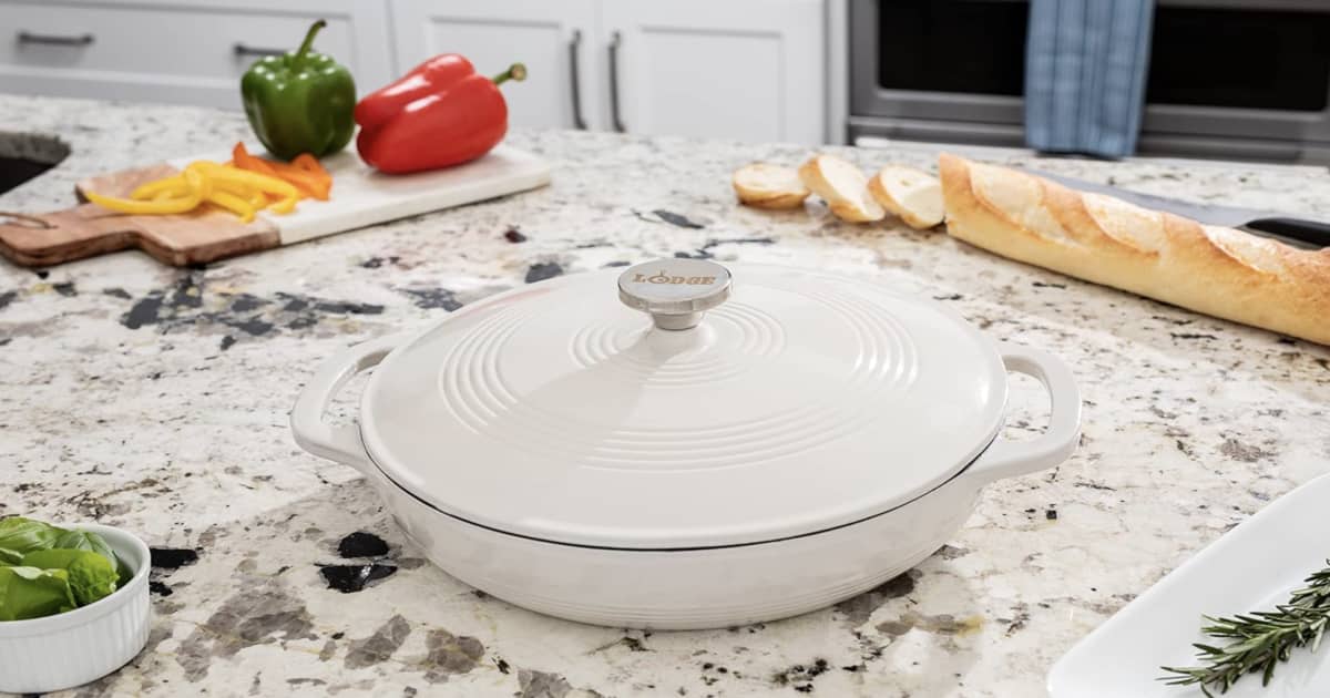 Cette cocotte de style Le Creuset a plus de 35% de rabais pour un temps ...