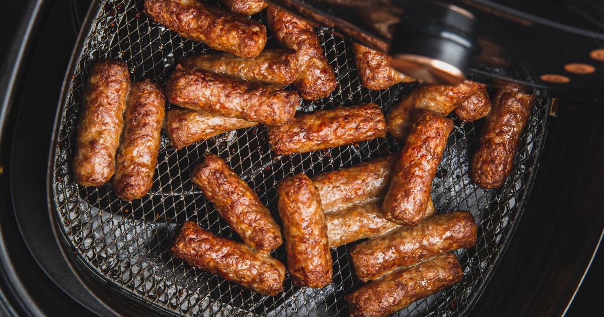 Comment faire cuire des saucisses au air fryer (temps de cuisson) | Zeste