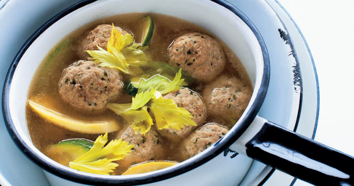 Recette de soupe aux boulettes de dinde | Zeste