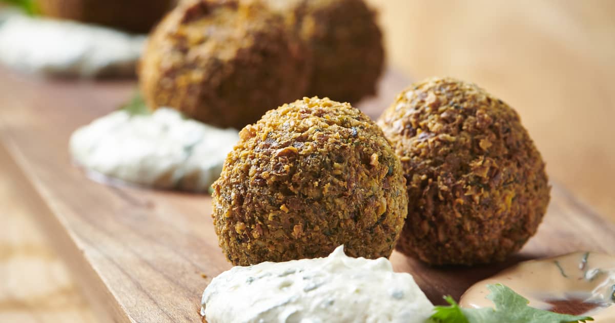 Falafels maison et son duo de sauce | Zeste
