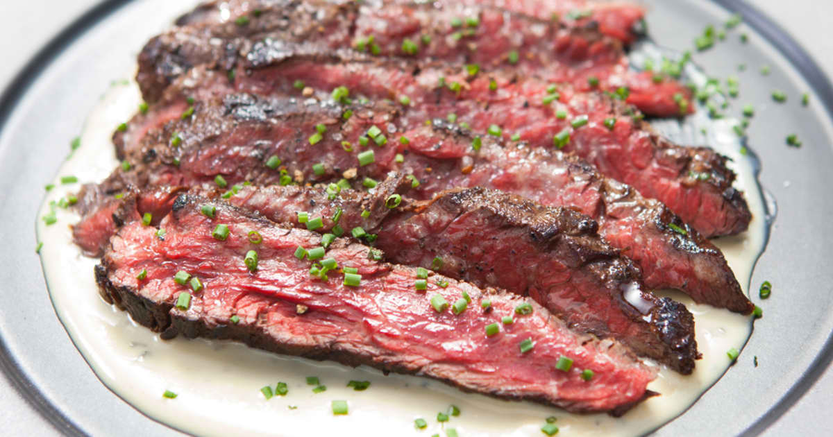 Recette d'onglet de boeuf à la moutarde et sauce au Roquefort | Zeste