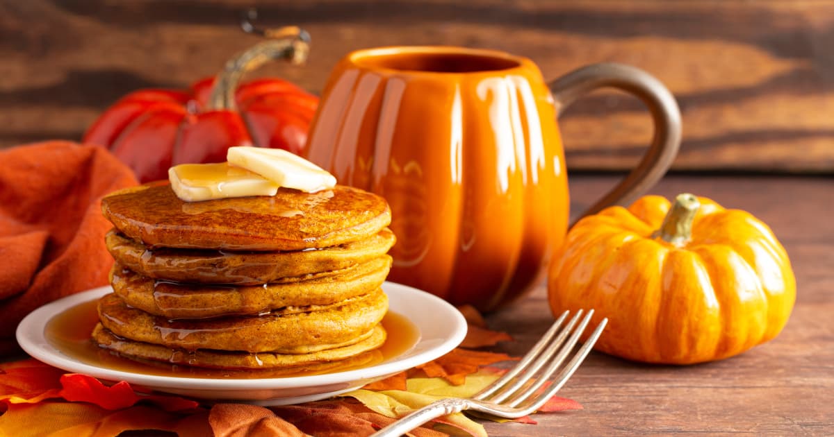 Voici comment faire les meilleures pancakes à la citrouille protéinées ...