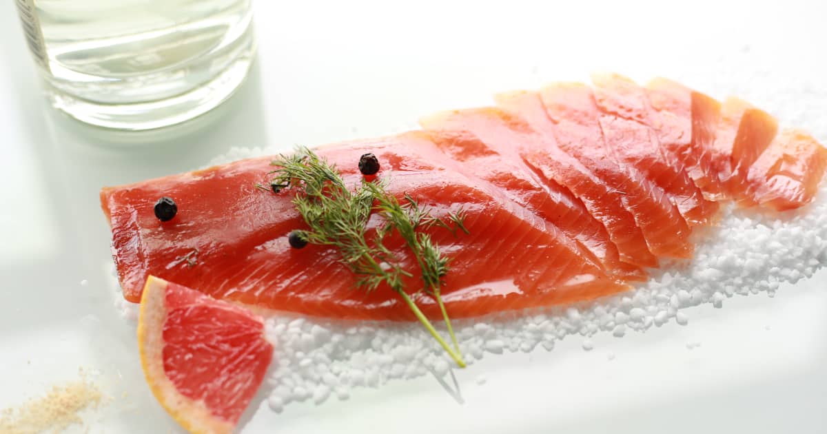 Gravlax de truite au gin d'ici | Zeste