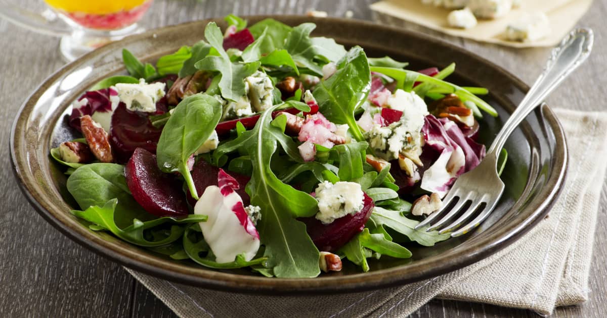 Recette de salade de betteraves rôties, de cresson et de pacanes | Zeste