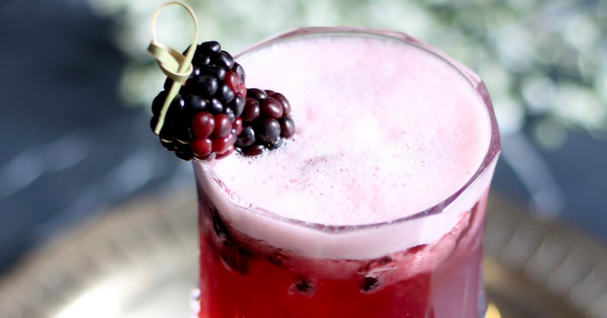 Recette de cocktail mûres-mûres | Zeste