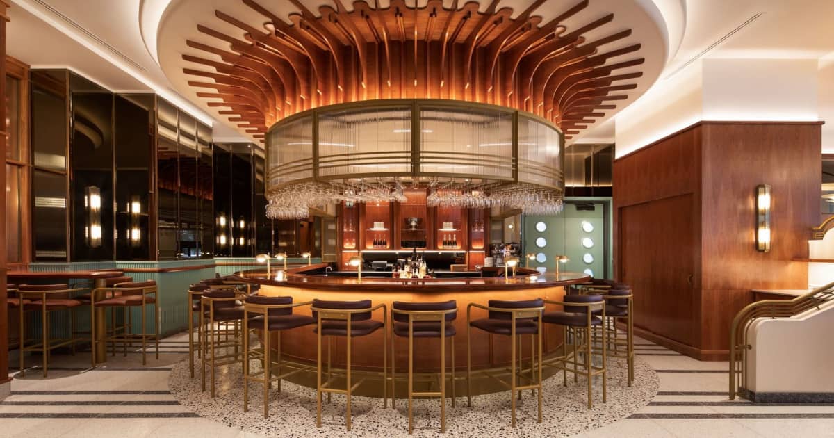 On a testé le restaurant COMMODORE de l'hôtel HONEYROSE et voici notre ...