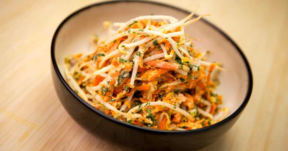Recette de salade de fèves germées et carottes | Zeste