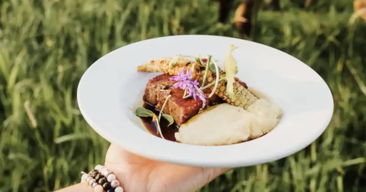 Un incroyable festin de 6 services dans un champ aura lieu cet été | Zeste