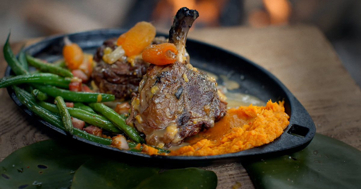 Cuisseau et longe de castor braisés et laqués à la gelée d’abricots ...