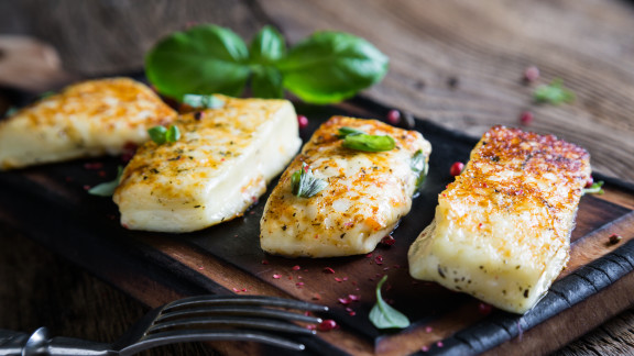 Voici les 8 fromages contenant le plus de protéines par portion | Zeste