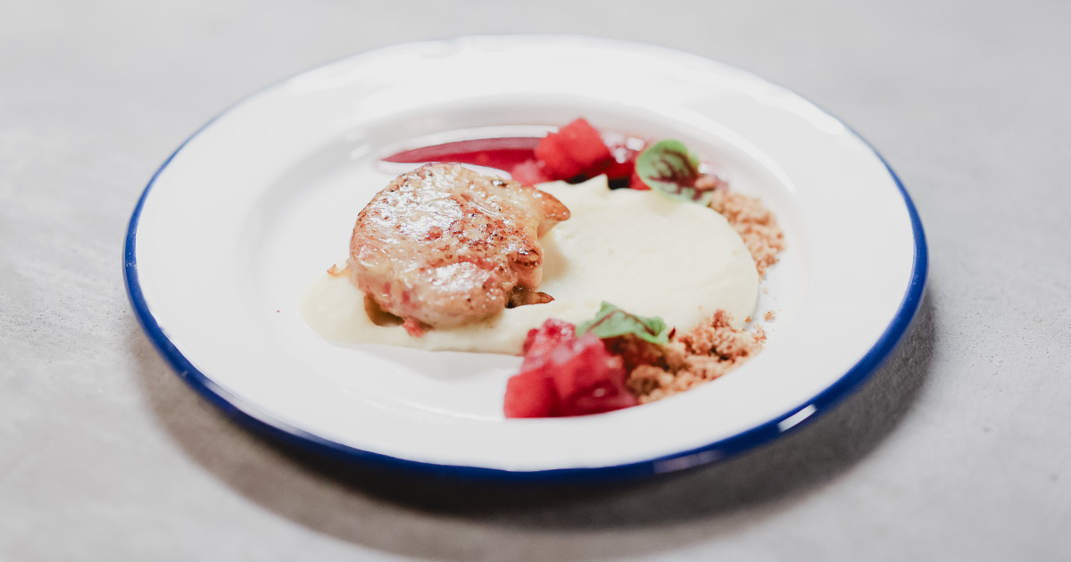 Foie gras, purée de céleri-rave et poires pochées au porto | Zeste